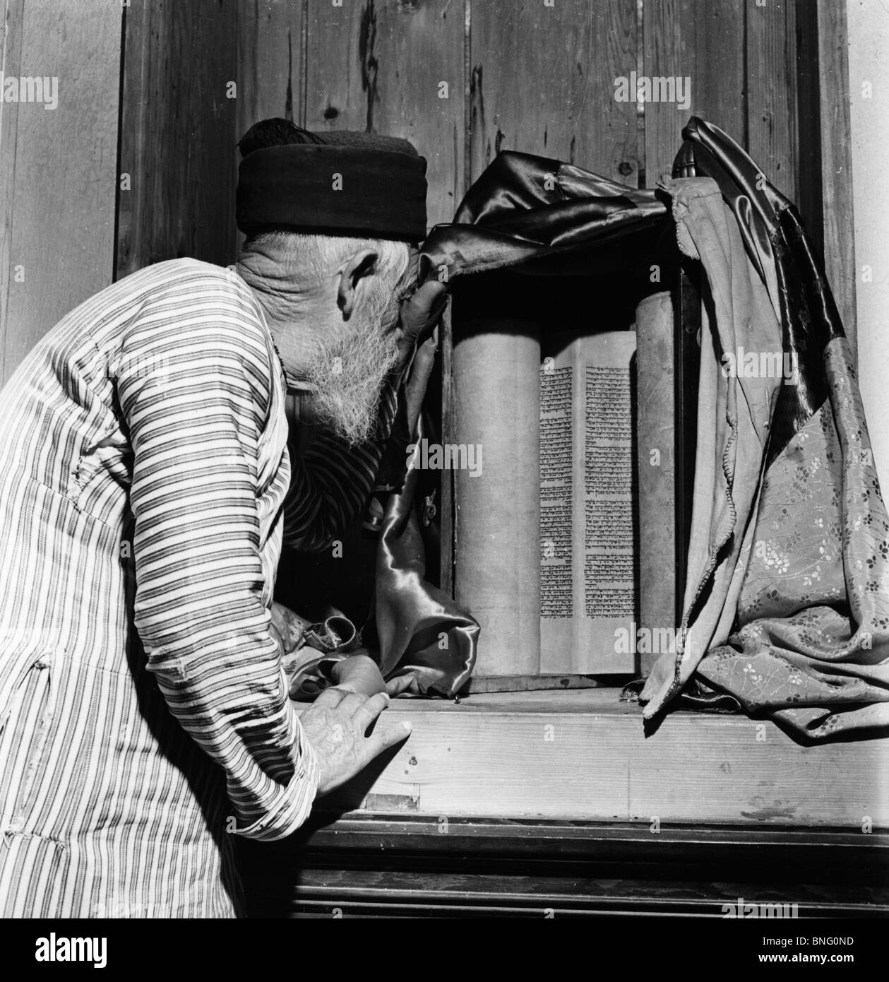 Torah scholar Black and White Stock Photos & Images - Alamy