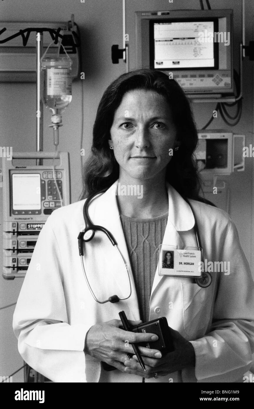 Front view hospital doctor Black and White Stock Photos & Images - Alamy