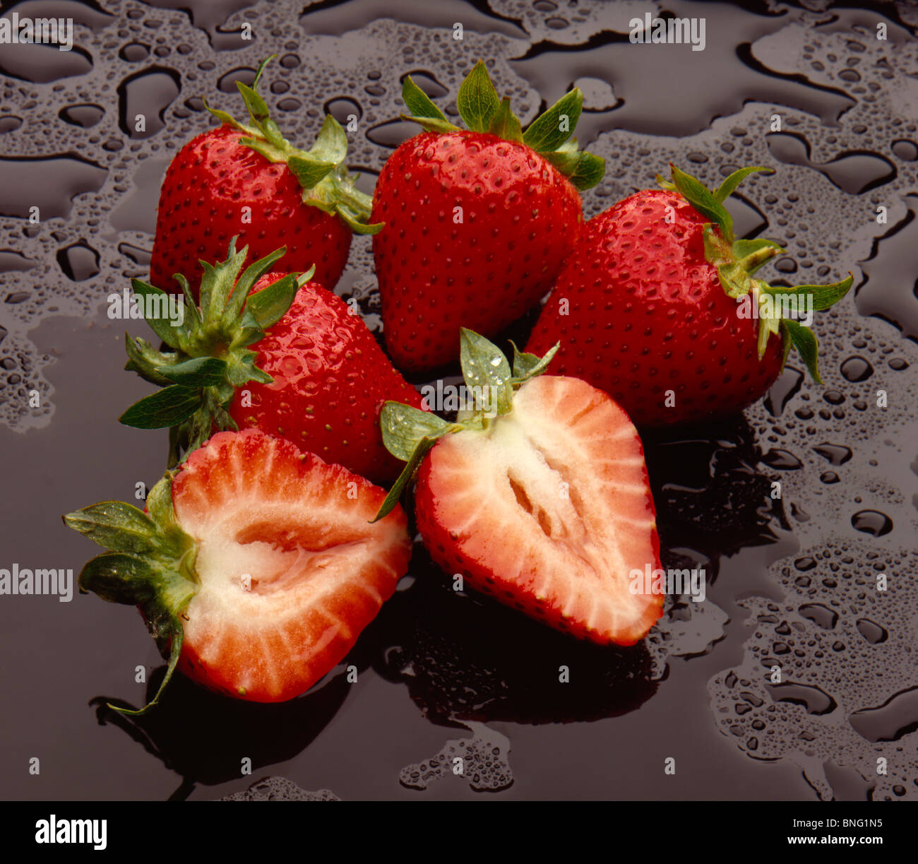 Strawberries section hi-res stock photography and images - Alamy