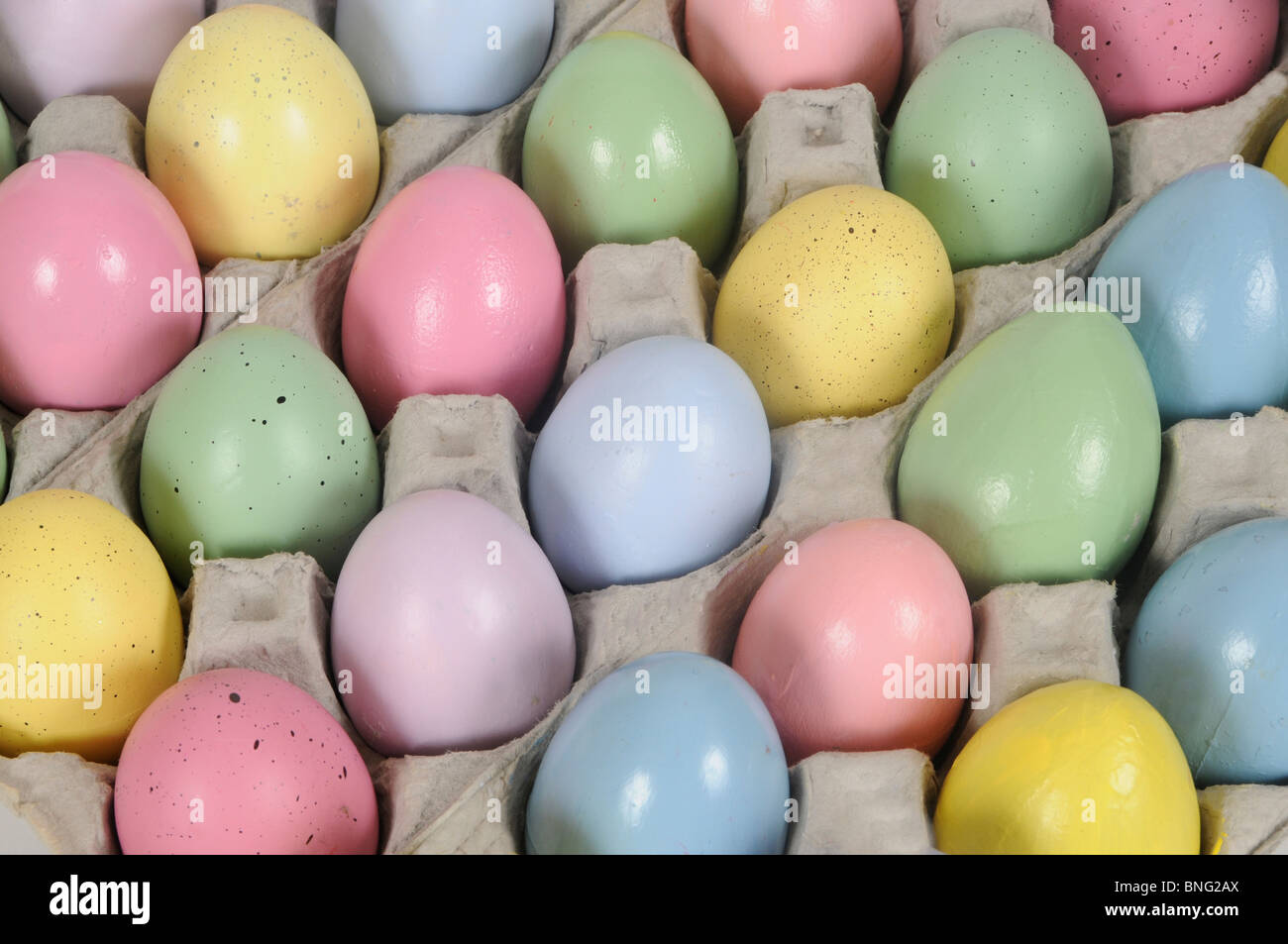 Solid colored eggs hi-res stock photography and images - Alamy