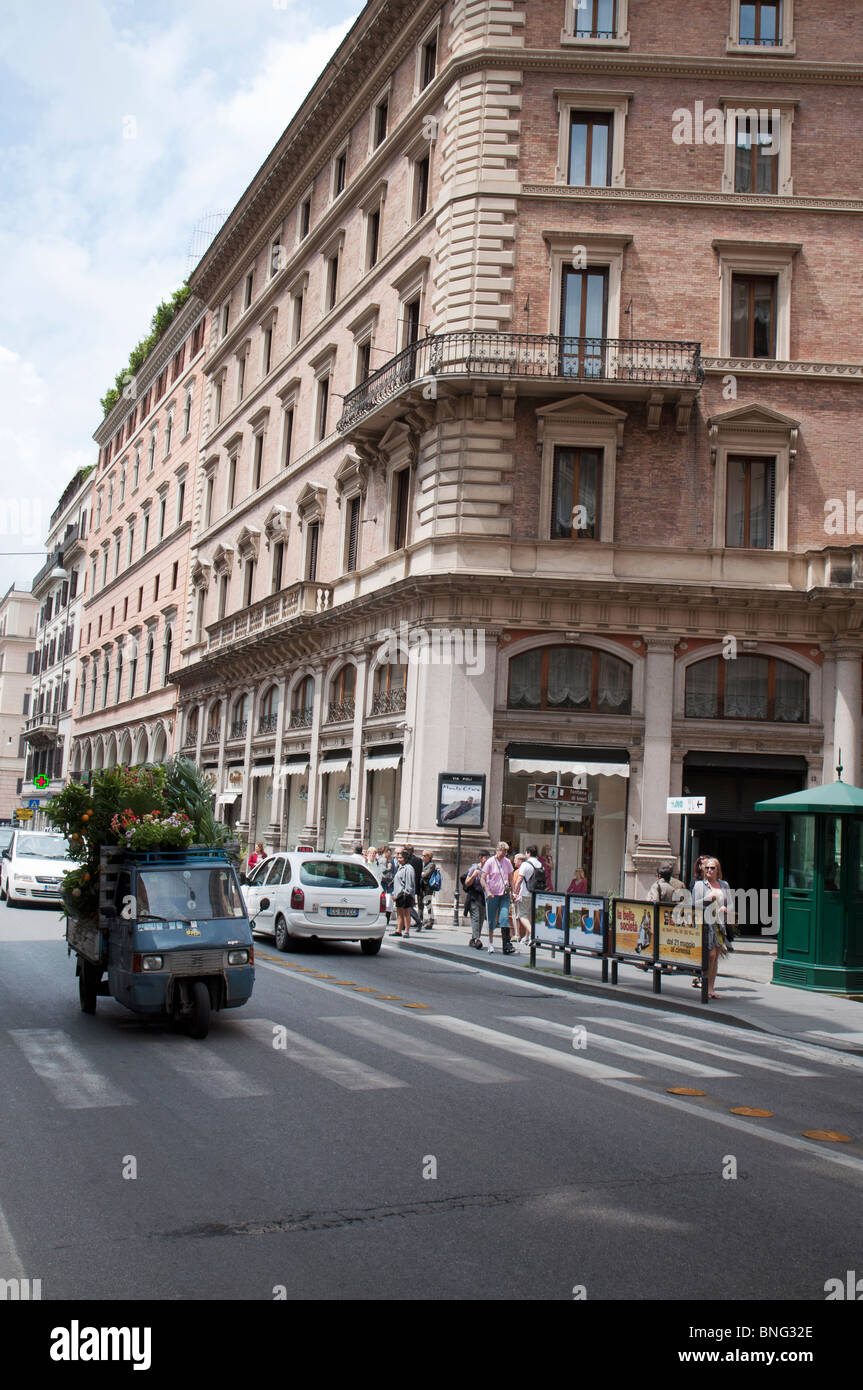 Rome street scene, Italy Stock Photo - Alamy