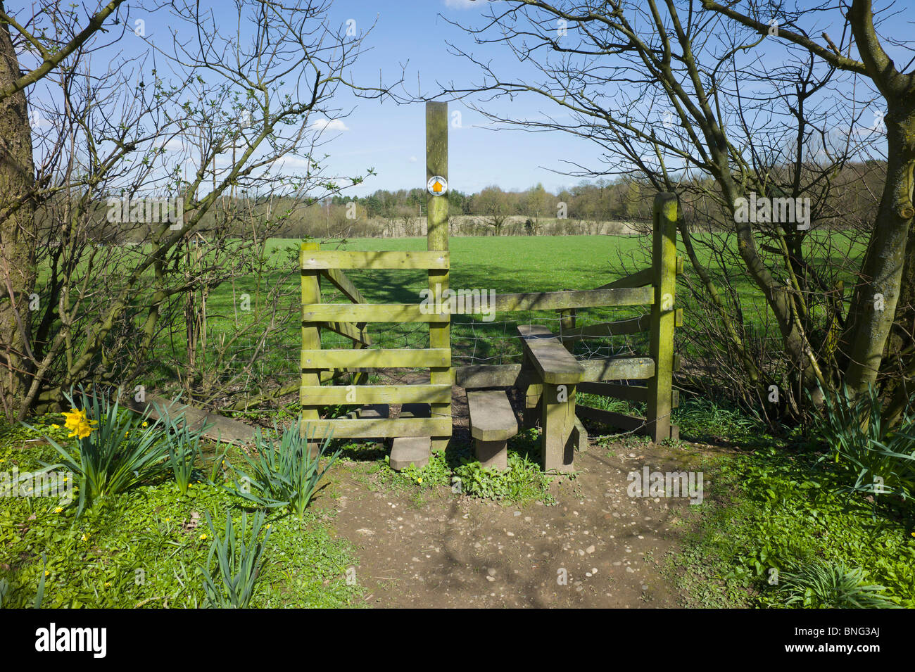 A gate on a footpath Stock Photo - Alamy