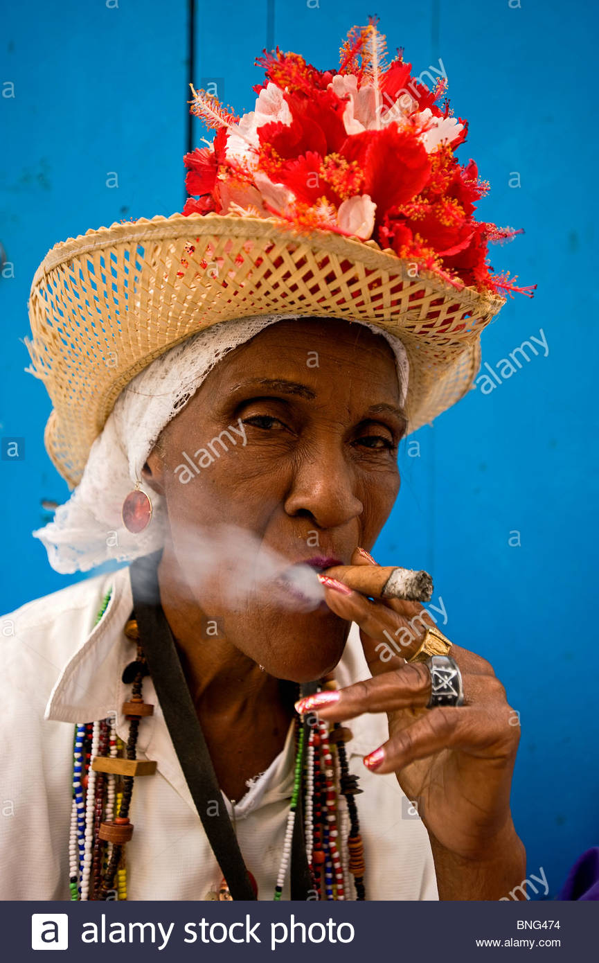 Old Person With Cigar Cuba High Resolution Stock Photography and Images ...