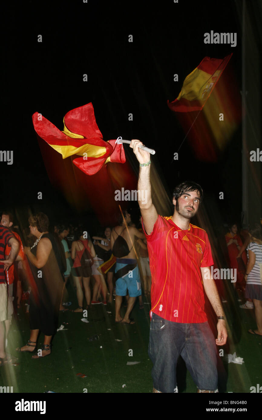 spanish supporters celebrating the victory over holland in the world ...