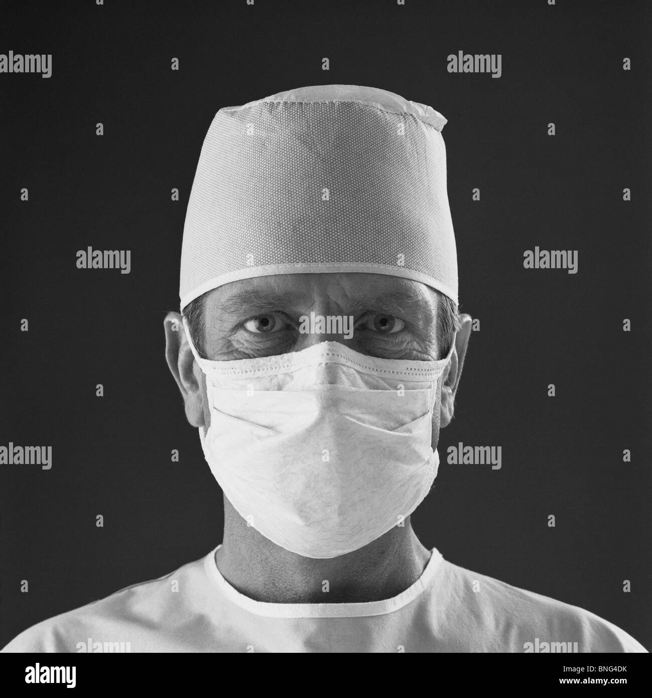 Doctor close up operating room Black and White Stock Photos & Images ...