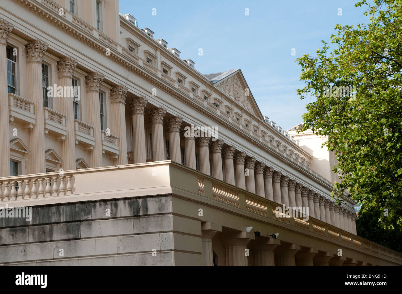 Buildings on the mall hi-res stock photography and images - Alamy