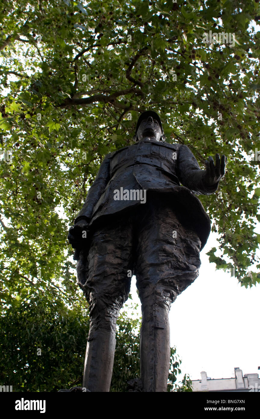General charles de gaulle statue hi-res stock photography and images ...