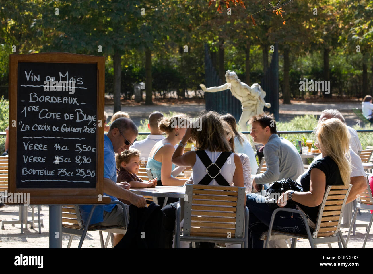 Paris cafe outdoor hi-res stock photography and images - Alamy