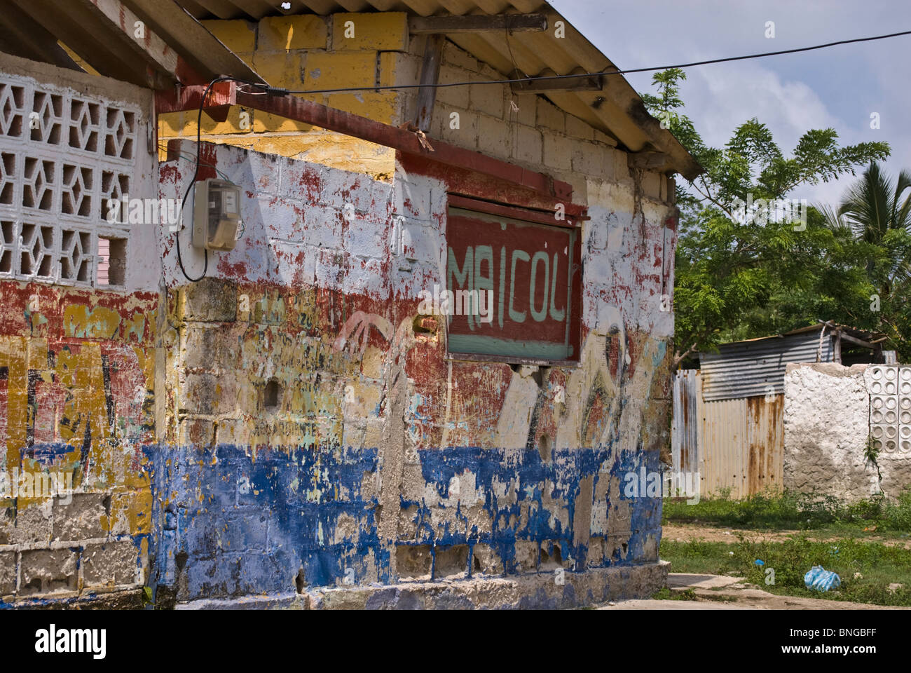 Run down house hi-res stock photography and images - Alamy