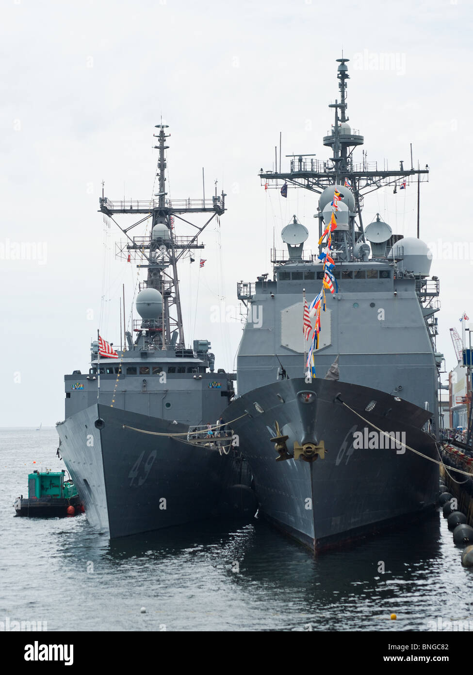 Us navy warship alongside in hi-res stock photography and images - Alamy