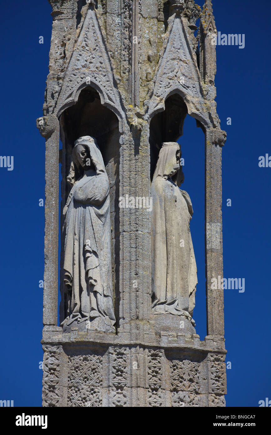 Eleanor crosses hi-res stock photography and images - Alamy