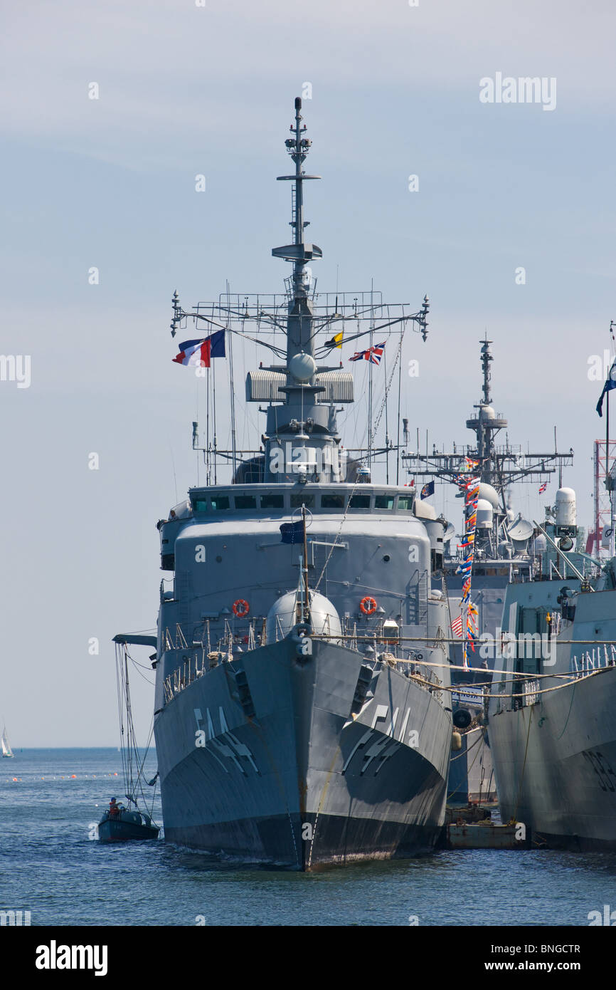 Niteroi class frigate hi-res stock photography and images - Alamy