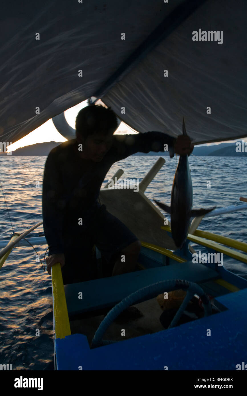 Philippines palawan outrigger fishing boat hi-res stock photography and ...