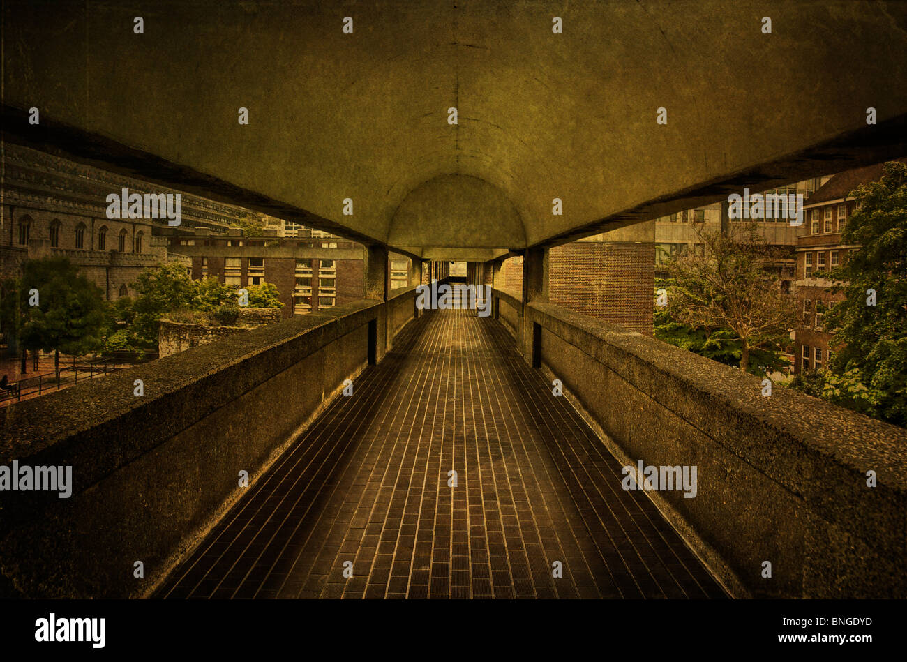 Pedestrian Walkway in Barbican Centre London Stock Photo - Alamy