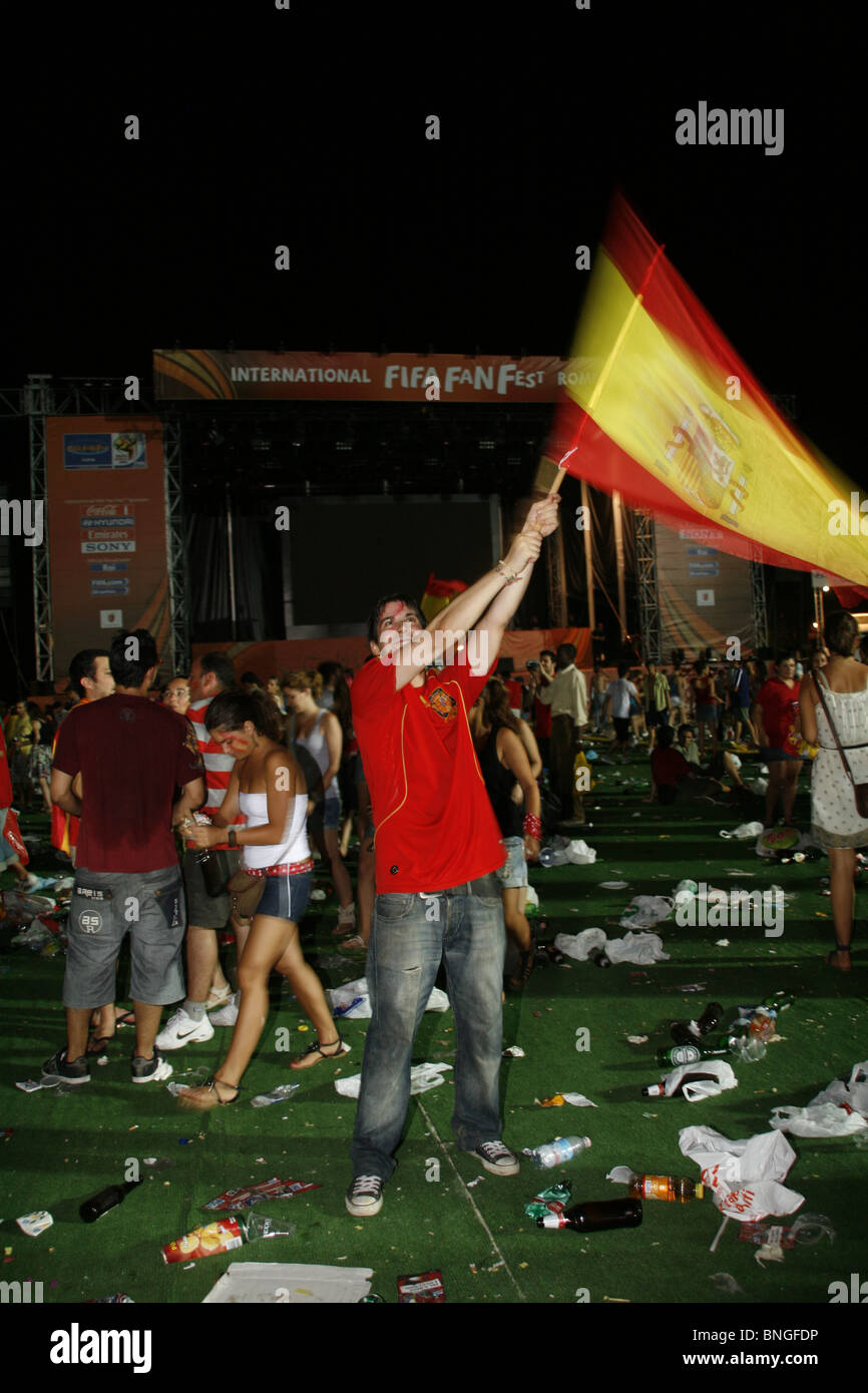 spanish supporters celebrating the victory over holland in the world ...