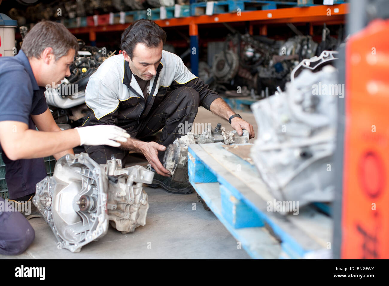 Mechanics hi-res stock photography and images - Alamy