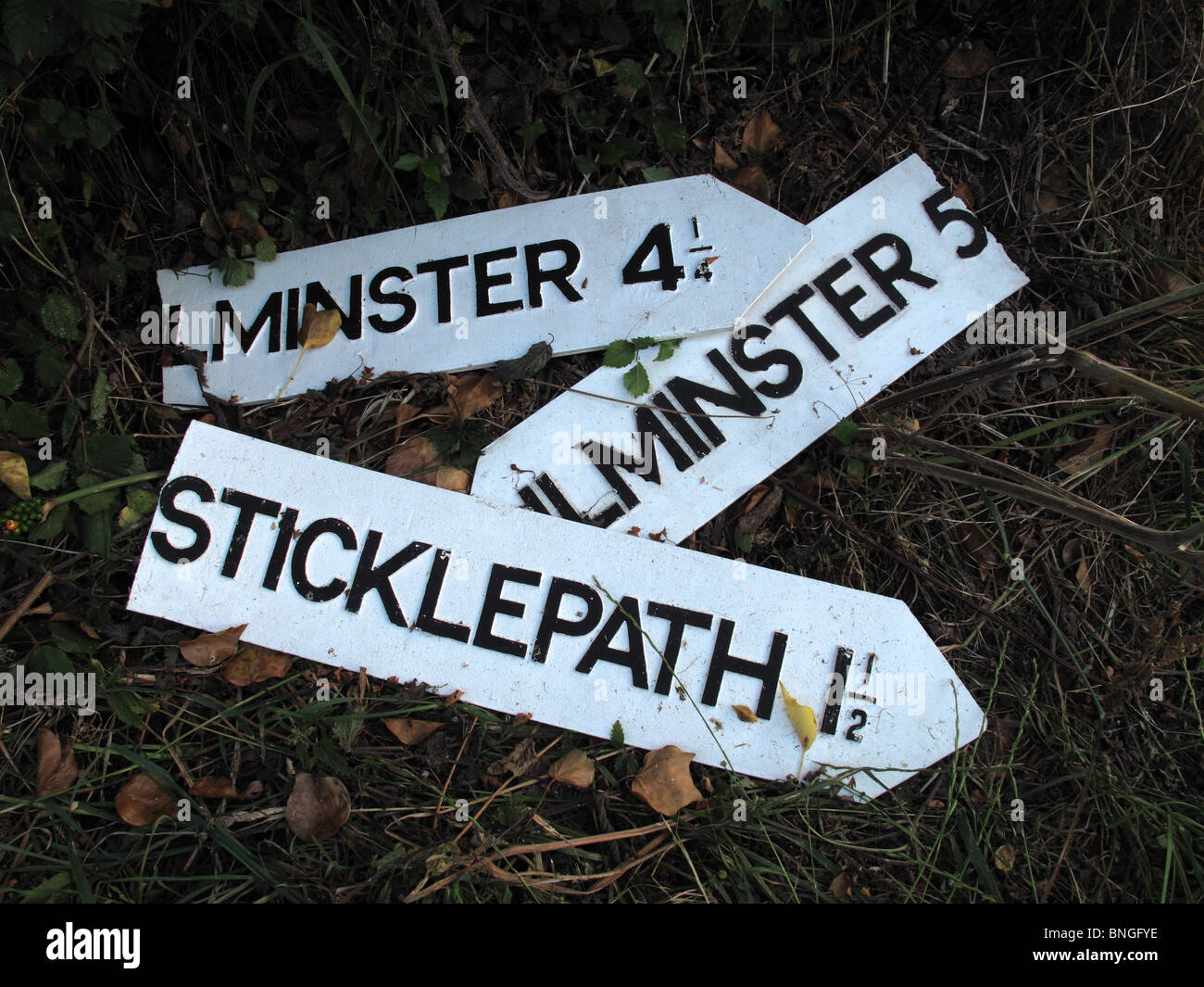 Go signs hi-res stock photography and images - Alamy