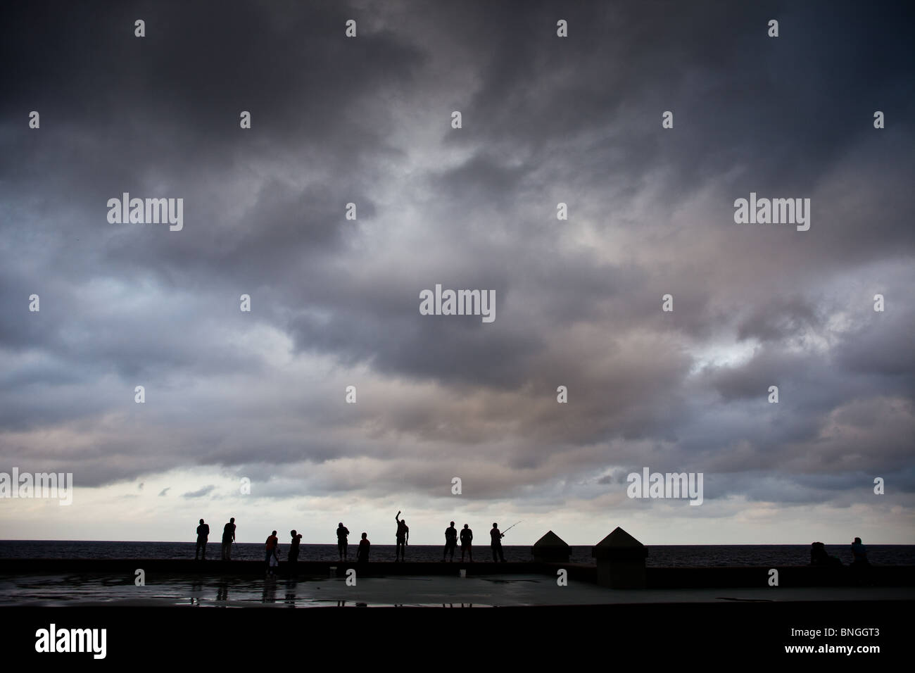 Malecon promenade havana hi-res stock photography and images - Alamy