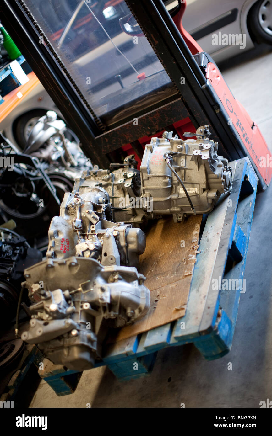 Motores usados hi-res stock photography and images - Alamy