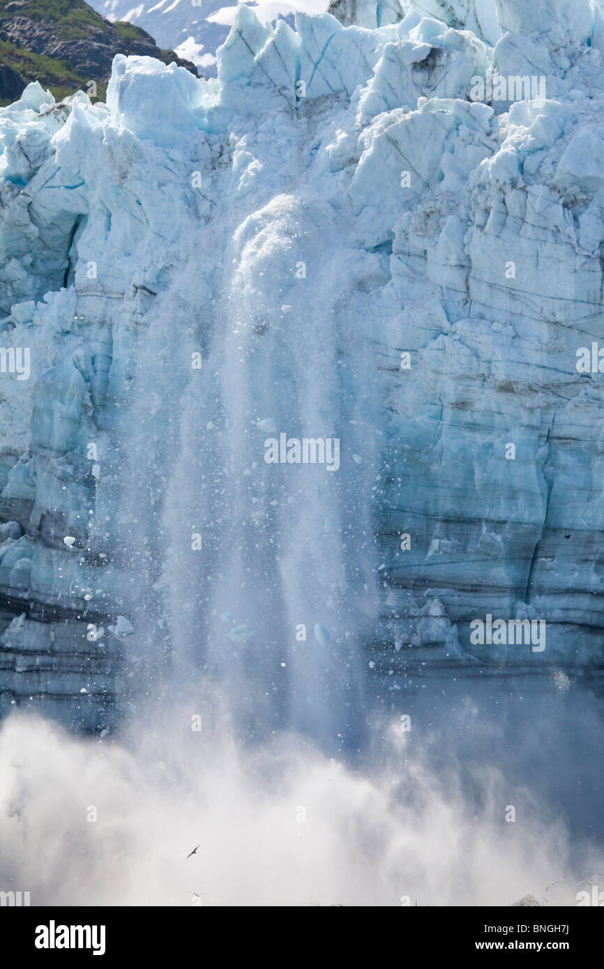Water falling from iceberg hi-res stock photography and images - Alamy