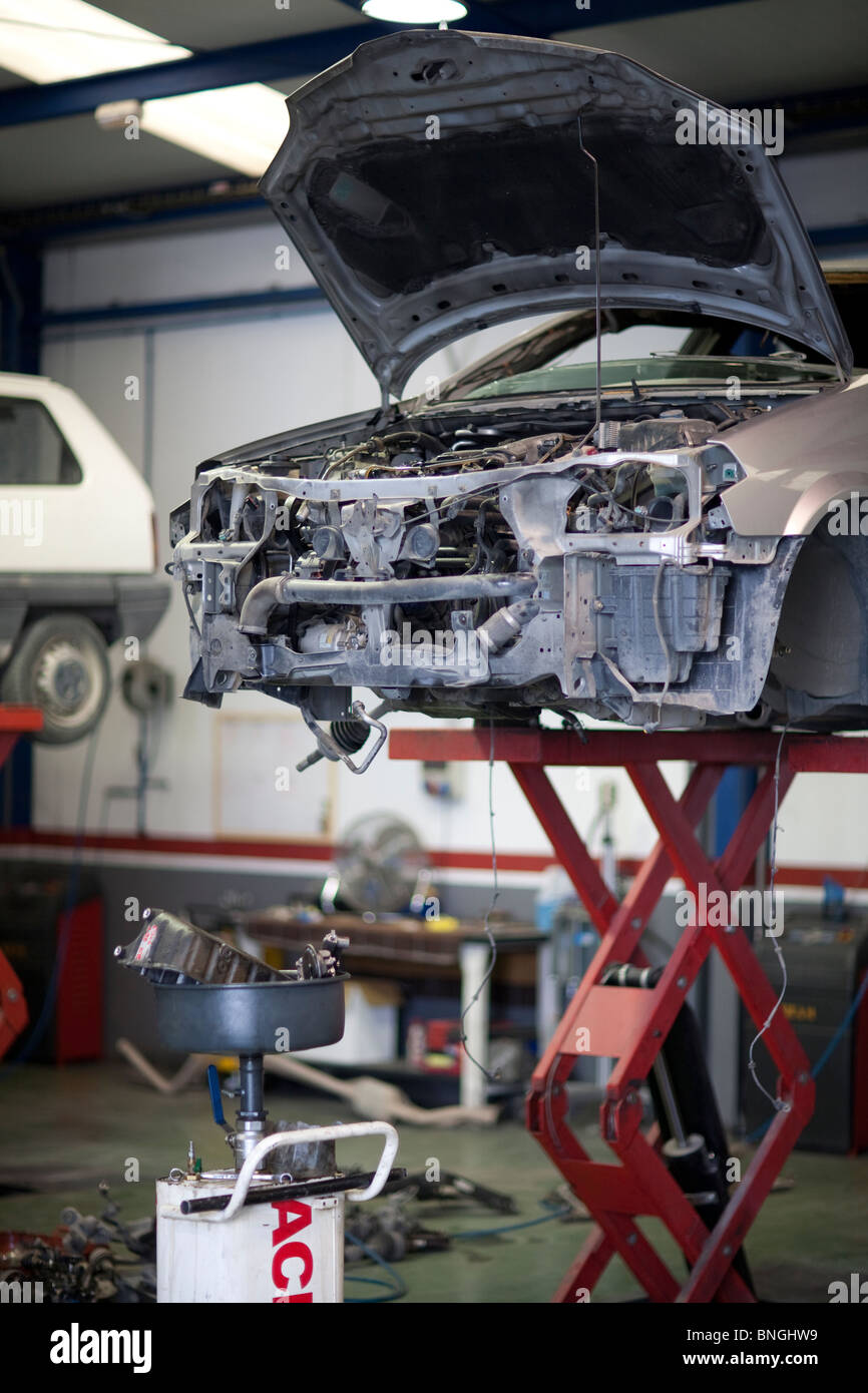 Car on elevated platform Stock Photo - Alamy