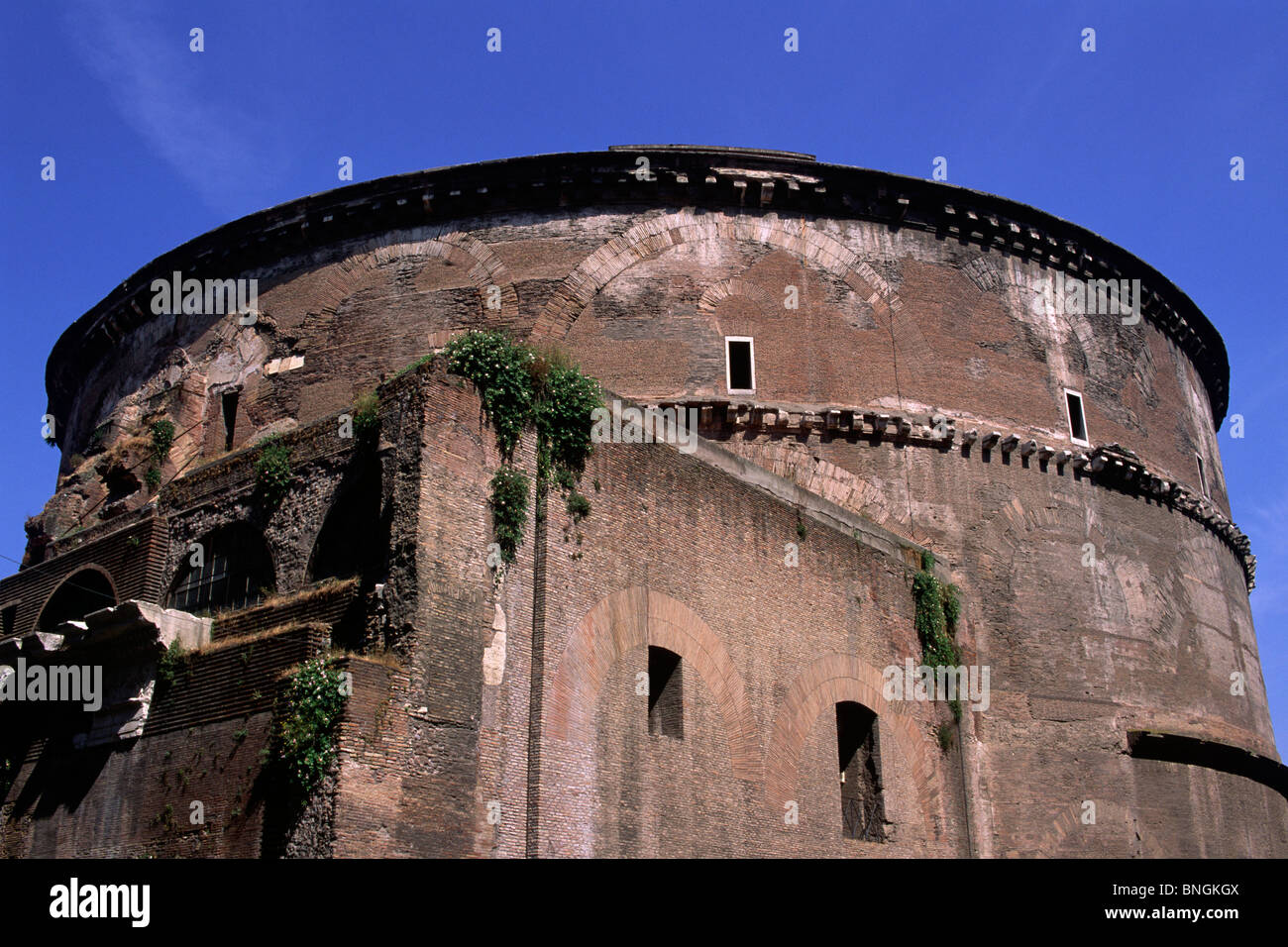 Pantheon rome exterior dome hi-res stock photography and images - Alamy