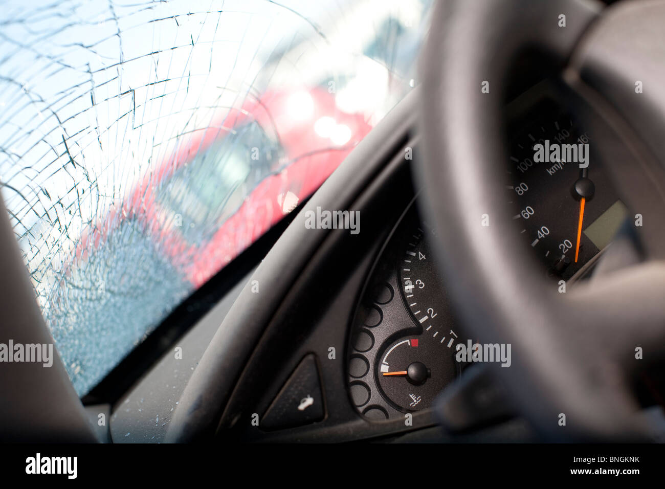 Coche roto hi-res stock photography and images - Alamy