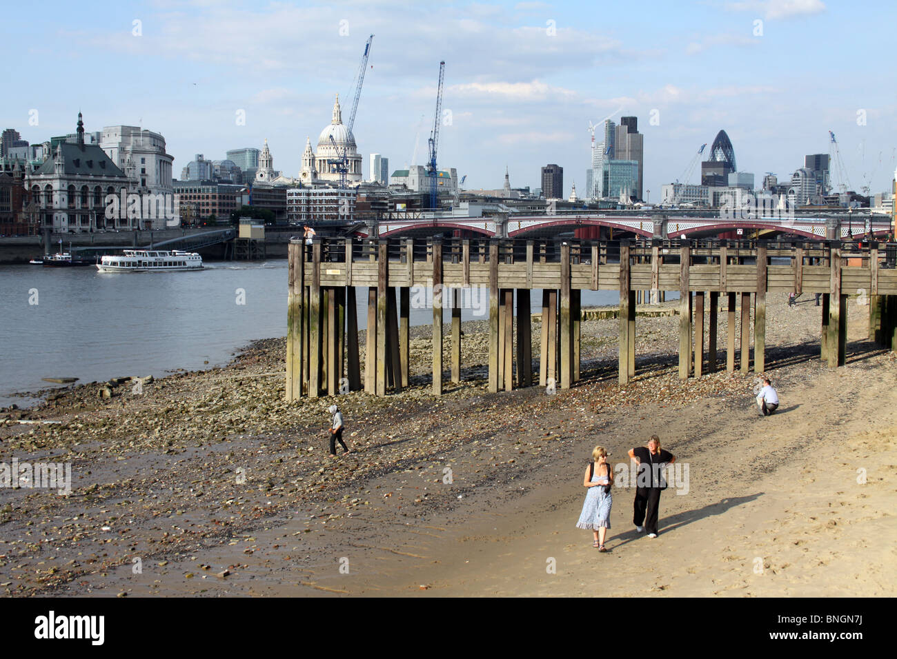 Thames beach and jetty, low tide, London Stock Photo - Alamy