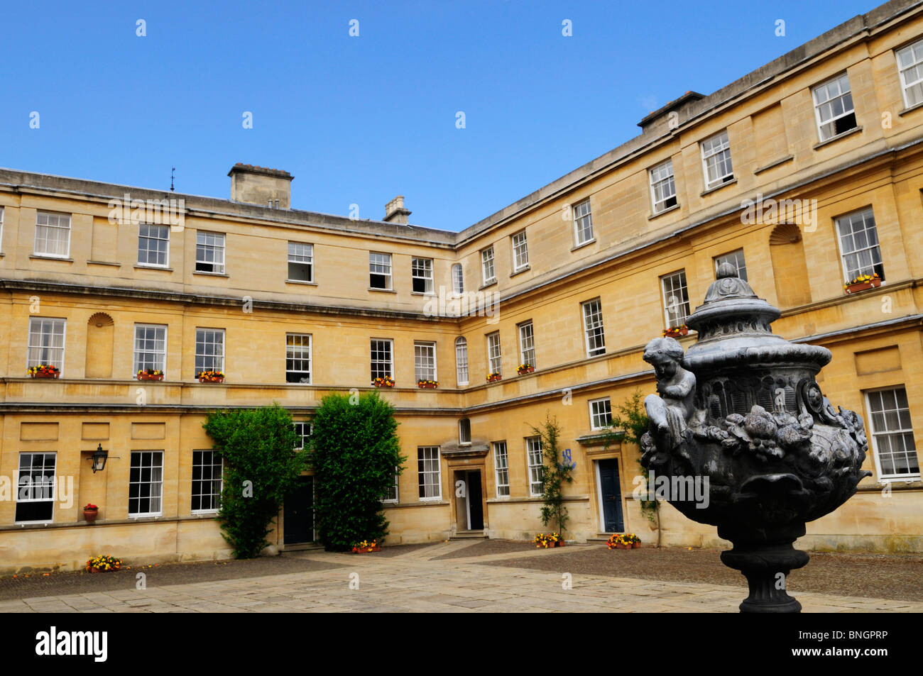 Quad trinity college oxford hi-res stock photography and images - Alamy