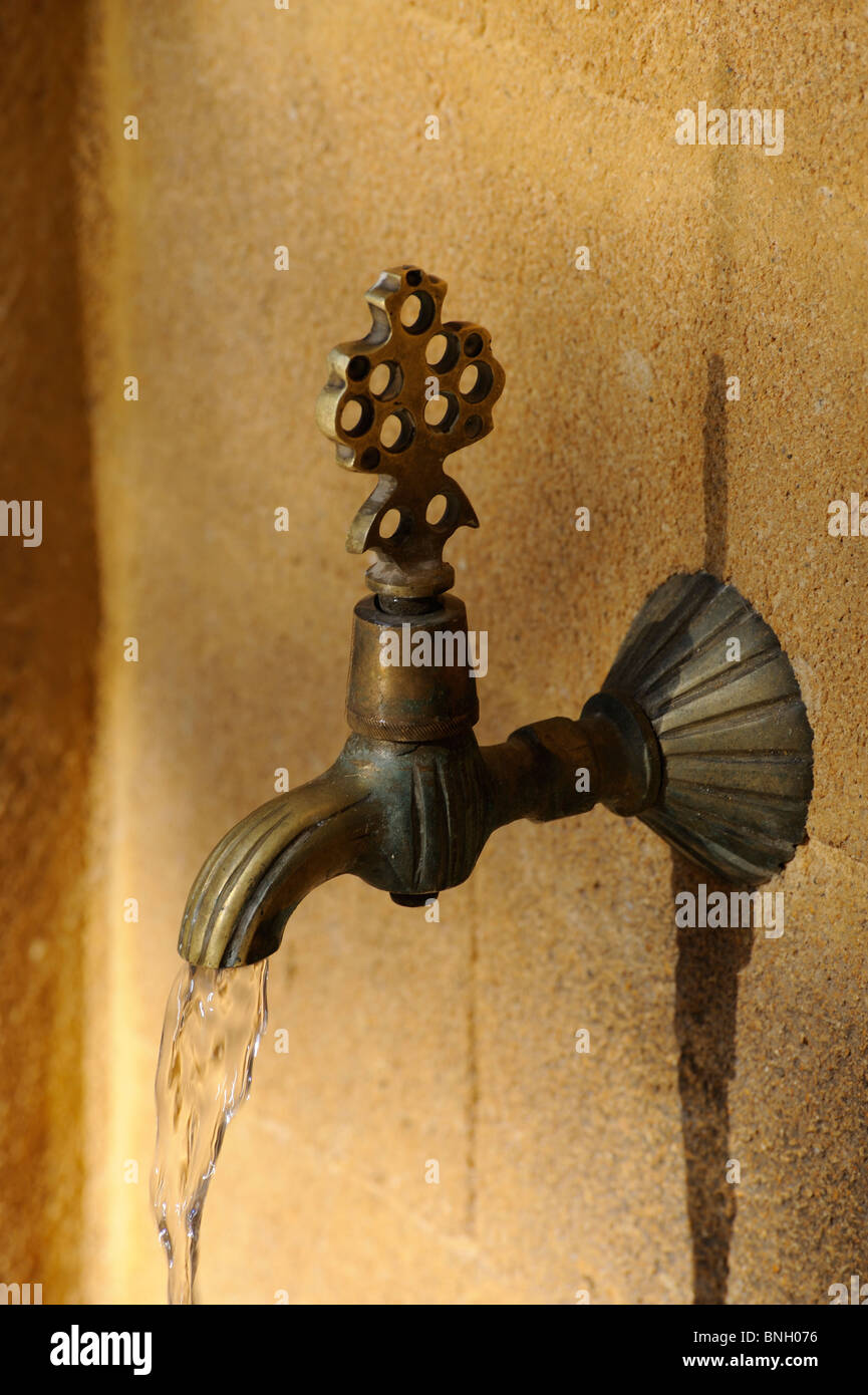 Old water tap hi-res stock photography and images - Alamy