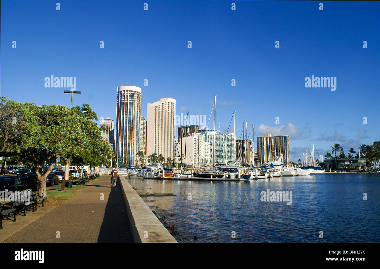 Honolulu harbor hi-res stock photography and images - Alamy