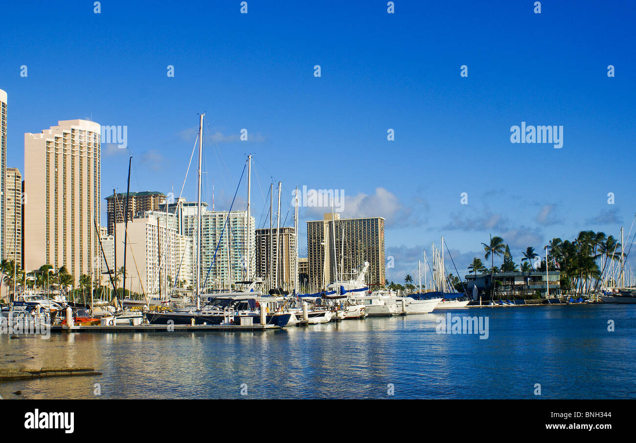 Honolulu harbor hi-res stock photography and images - Alamy