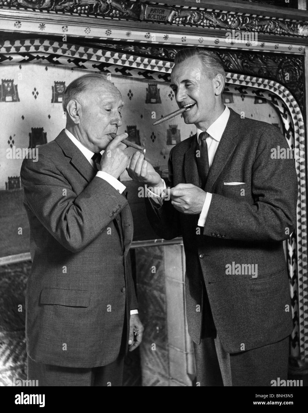 Vintage man smoking cigarettes hi-res stock photography and images - Alamy