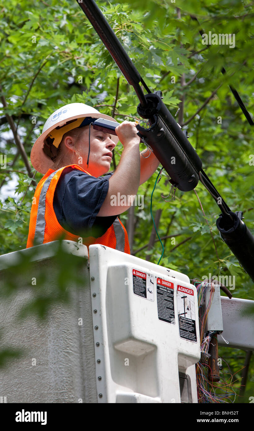 Telephone lineman hi-res stock photography and images - Alamy