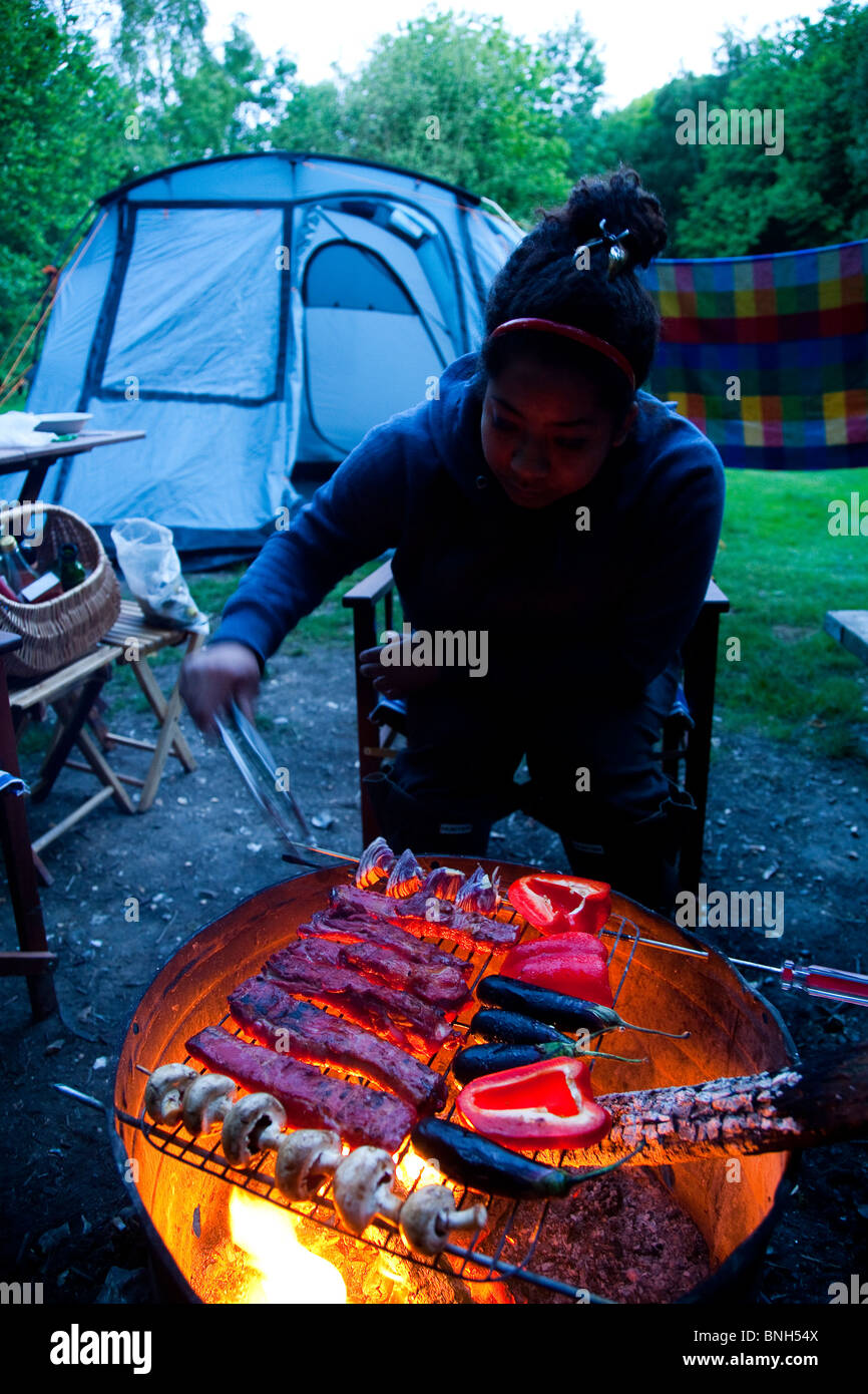 Open fire cooking camping hi-res stock photography and images - Alamy