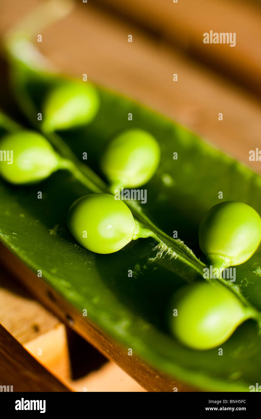 Peas in pod hi-res stock photography and images - Alamy