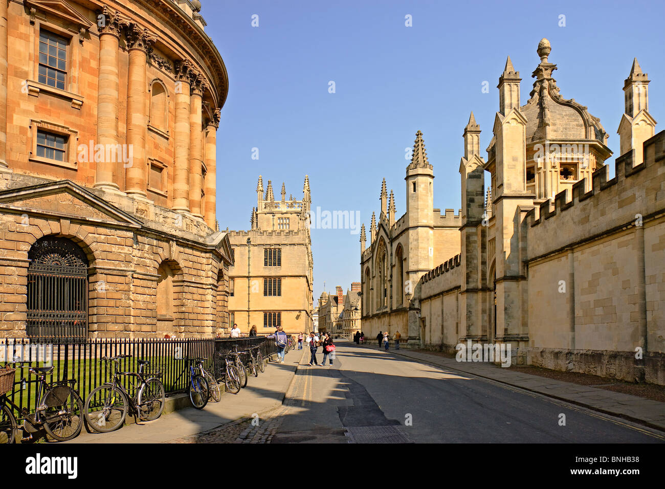 Oxford radcliffe camera street view hi-res stock photography and images ...