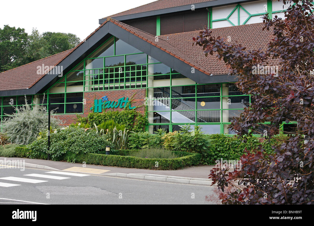 Hawth theatre crawley hi-res stock photography and images - Alamy