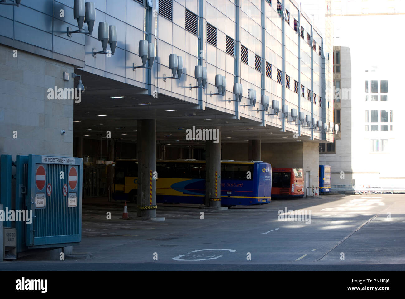 Coaches waiting at the the main bus station, Edinburgh, Scotland Stock ...