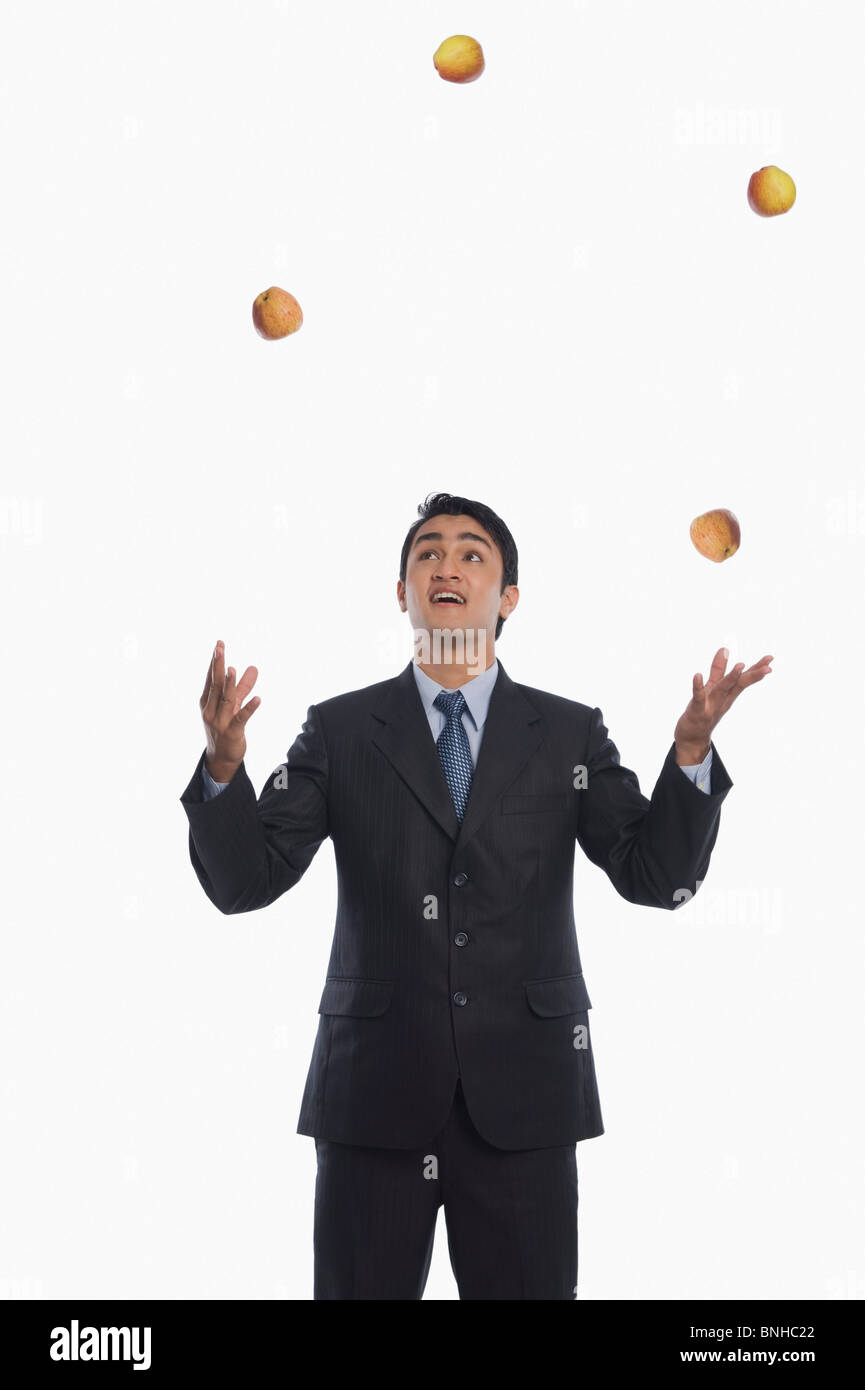 Juggling fruit hi-res stock photography and images - Alamy