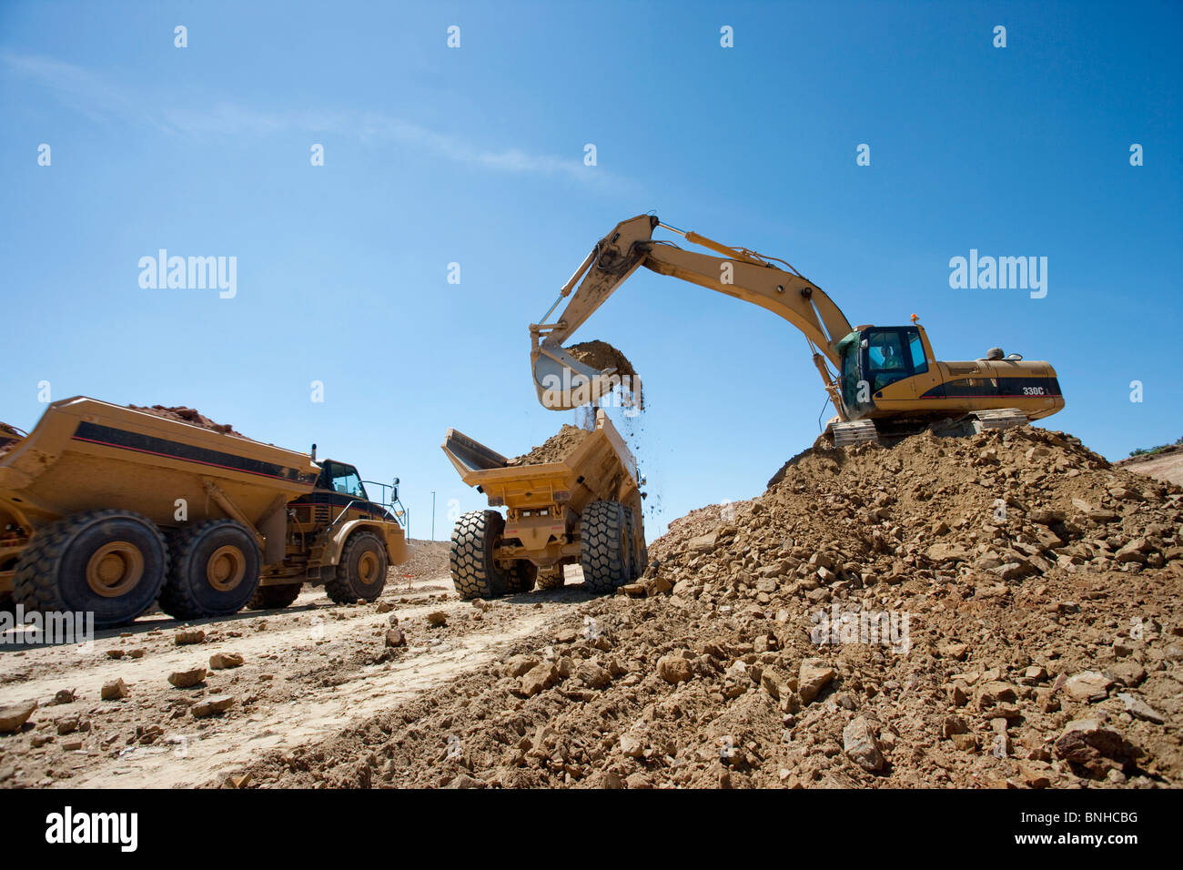Articulated excavator hi-res stock photography and images - Alamy