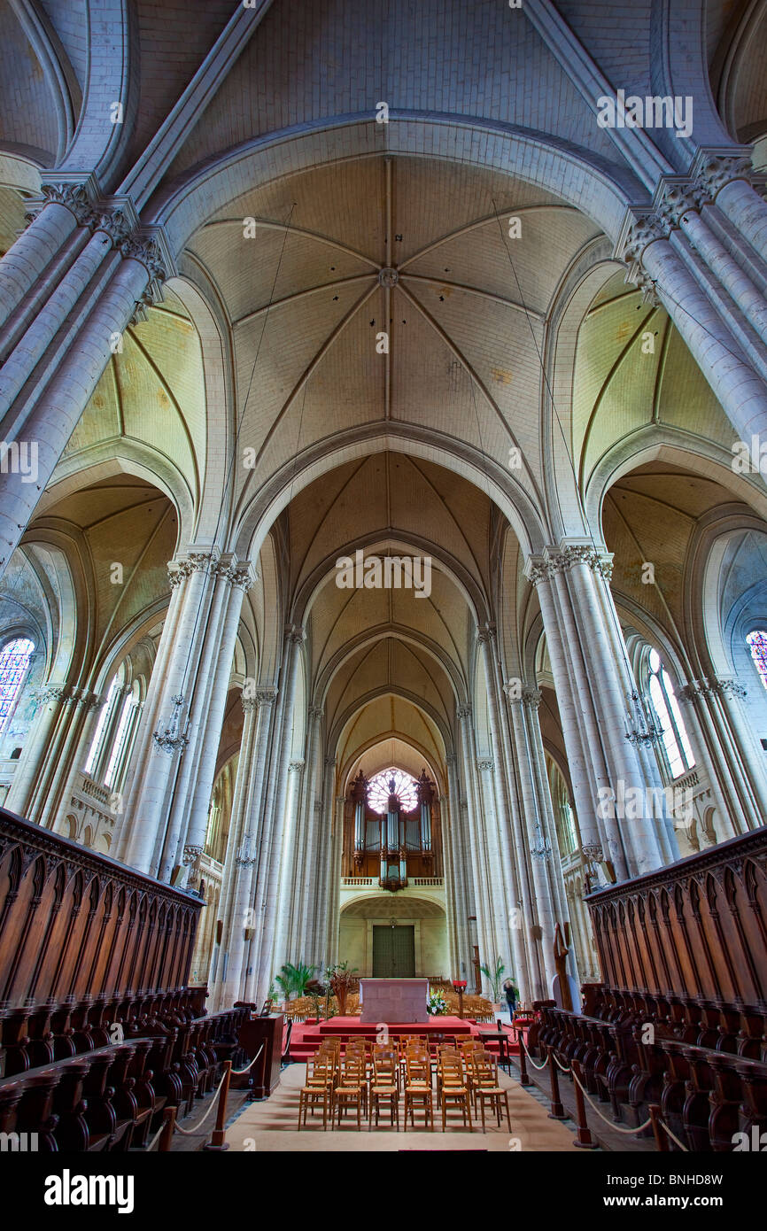 Europe, France, Vienne (86), Poitiers, Saint-Pierre Cathedral Stock ...
