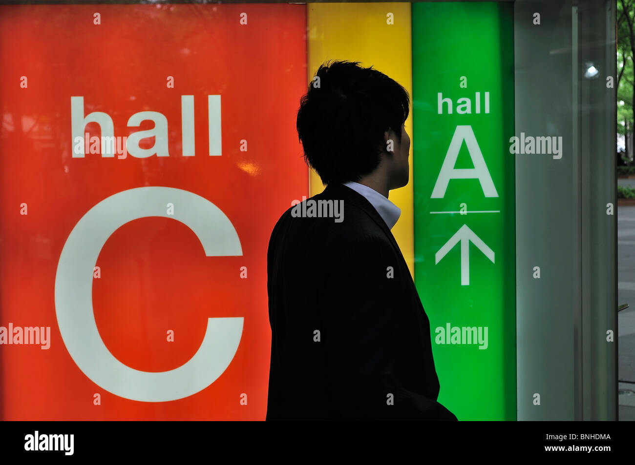 Guiding signs hi-res stock photography and images - Alamy