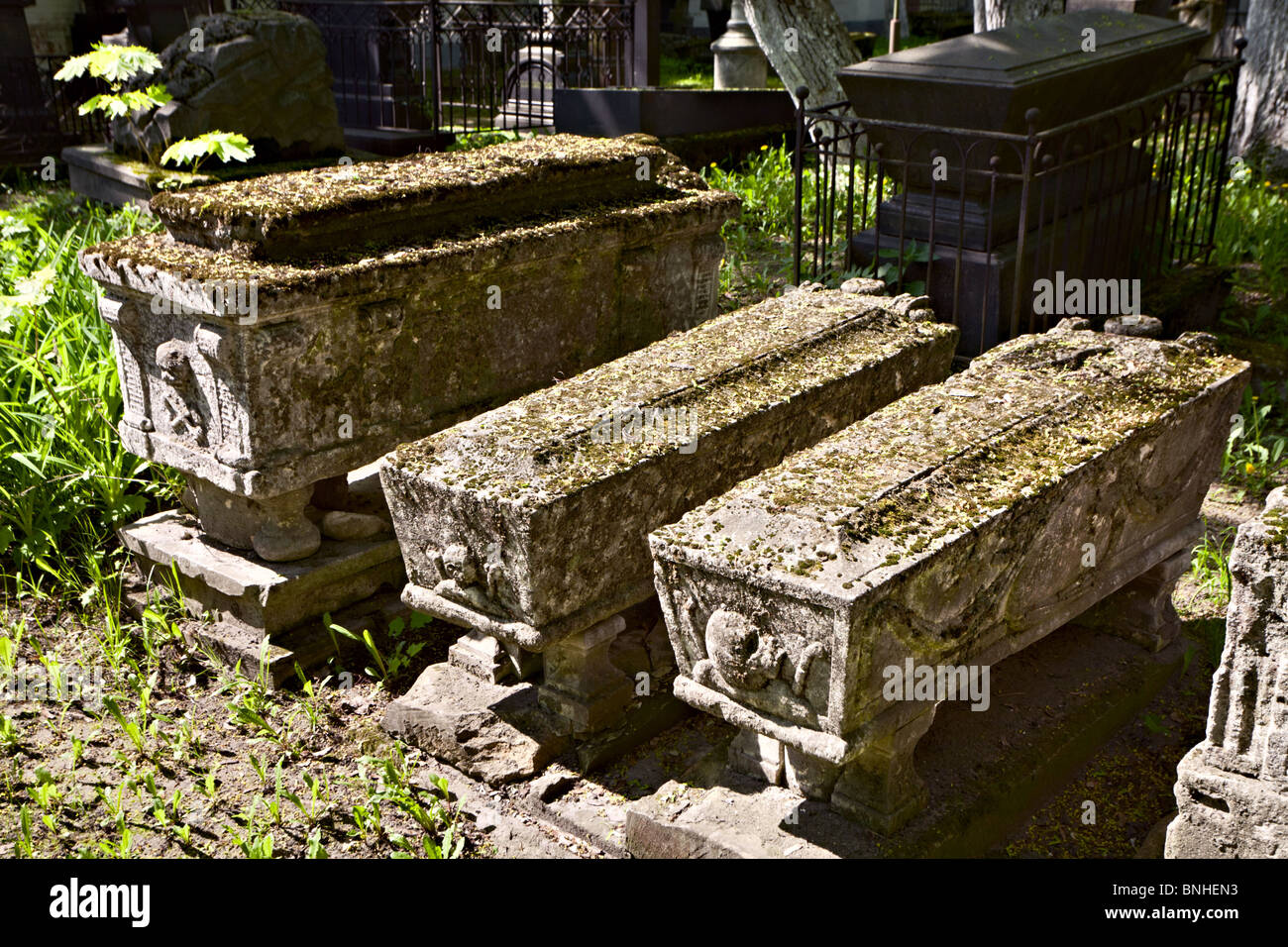 Old coffin hi-res stock photography and images - Alamy