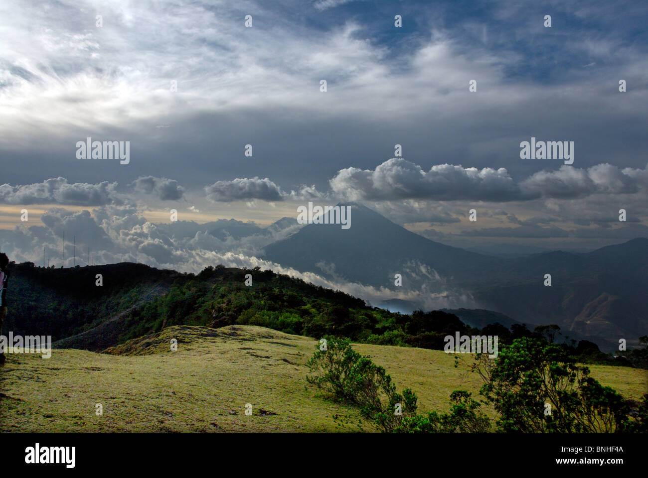 Vulkane Acotenango Und Fuego Blick Vom Pacaya Vulkan Guatemala Amerika ...