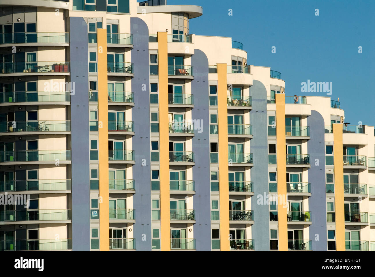 Block of flats balcony london hi-res stock photography and images - Alamy
