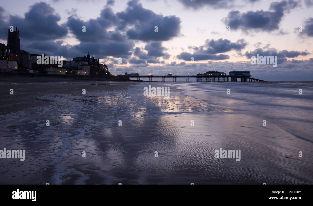 Cromer beach sunset sand hi-res stock photography and images - Alamy