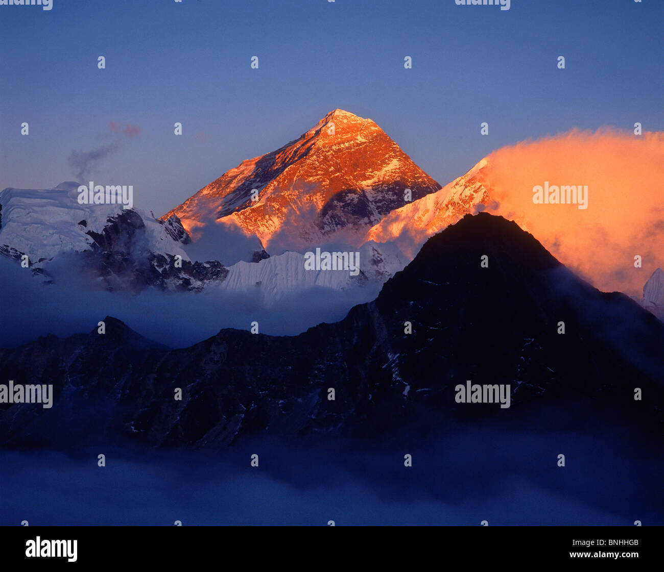 Qomolangma peak hi-res stock photography and images - Alamy