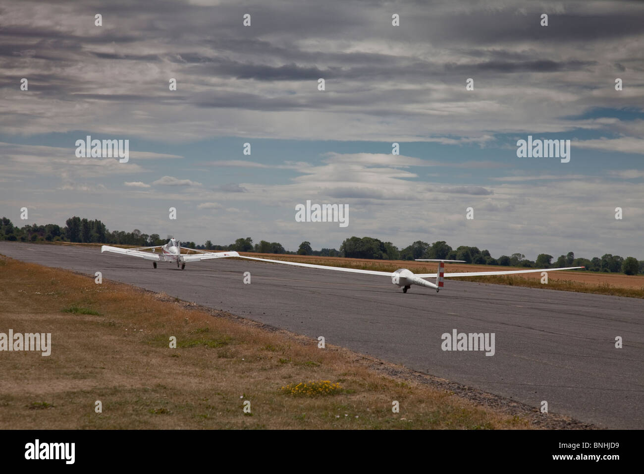 Glider gliding flight Stock Photo - Alamy