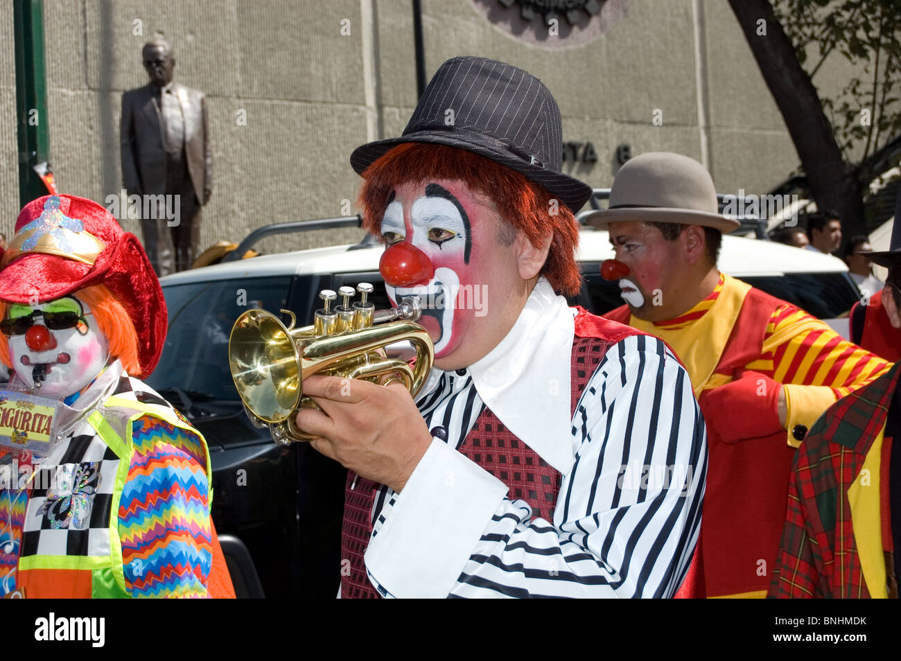 Clown trumpet hi-res stock photography and images - Alamy